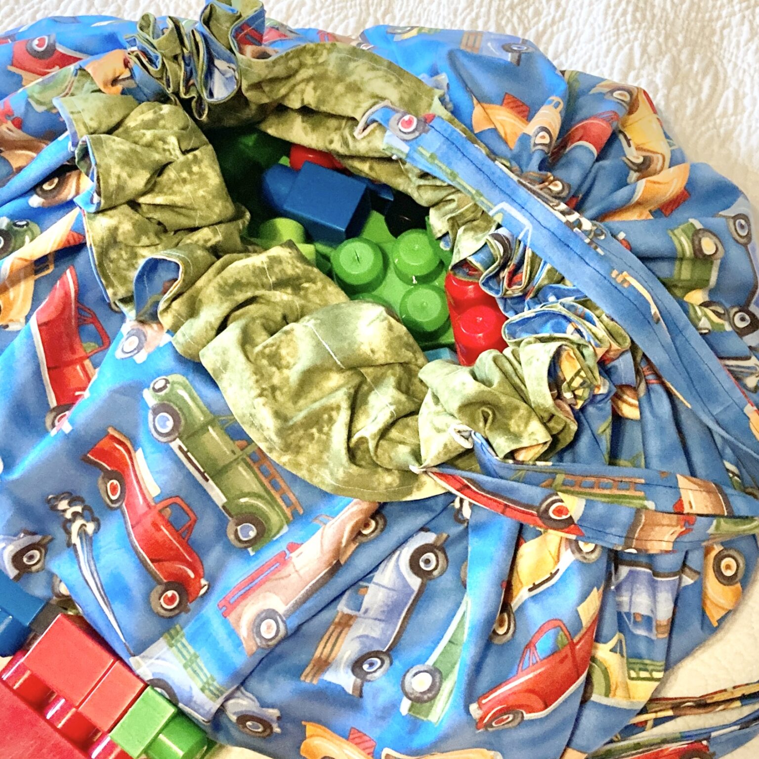 Drawstring play mat - Merchlet